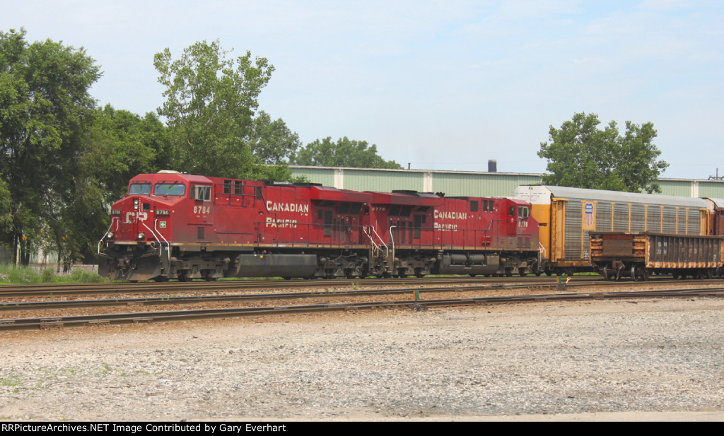 CP 8784 & CP 8776 - Canadian Pacific